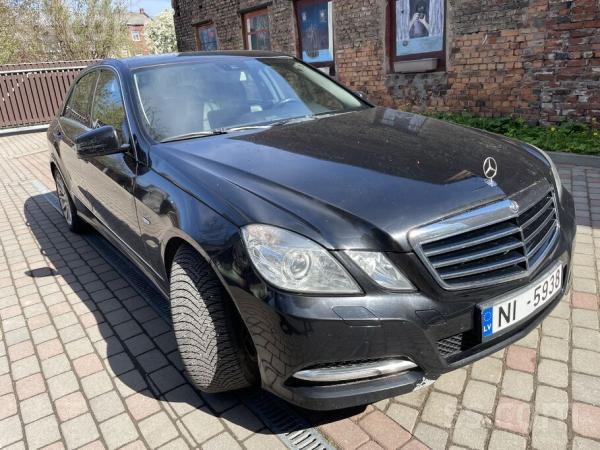 Black Mercedes-Benz E 220 2011 in Liepaja, with an engine capacity of 2.20 L and mileage of 148 thousand km for 6000 €, photo 1 on AUTOMOTO.COM.LV