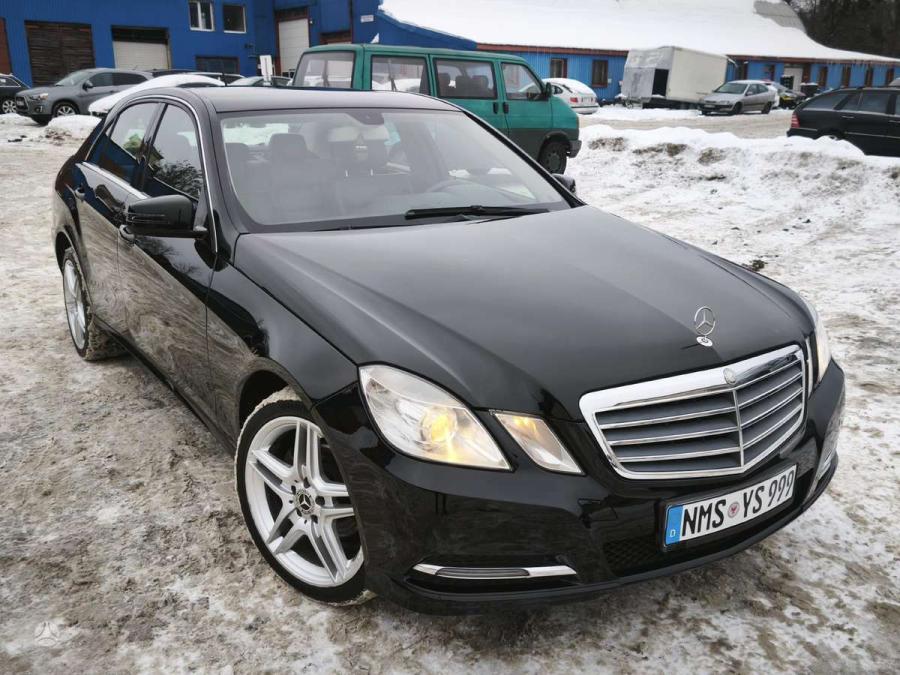 Black Mercedes-Benz E 220 2012 in Prienai, with an engine capacity of 2.20 L and mileage of 275 thousand km for 6600 €, photo 1 on AUTOMOTO.COM.LV