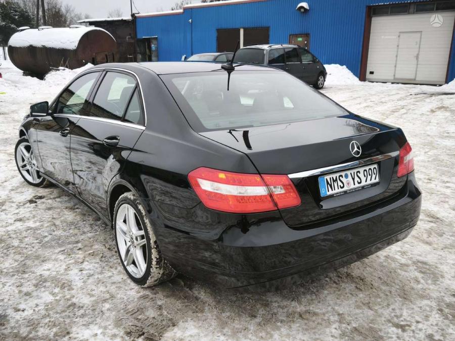 Black Mercedes-Benz E 220 2012 in Prienai, with an engine capacity of 2.20 L and mileage of 275 thousand km for 6600 €, photo 2 on AUTOMOTO.COM.LV