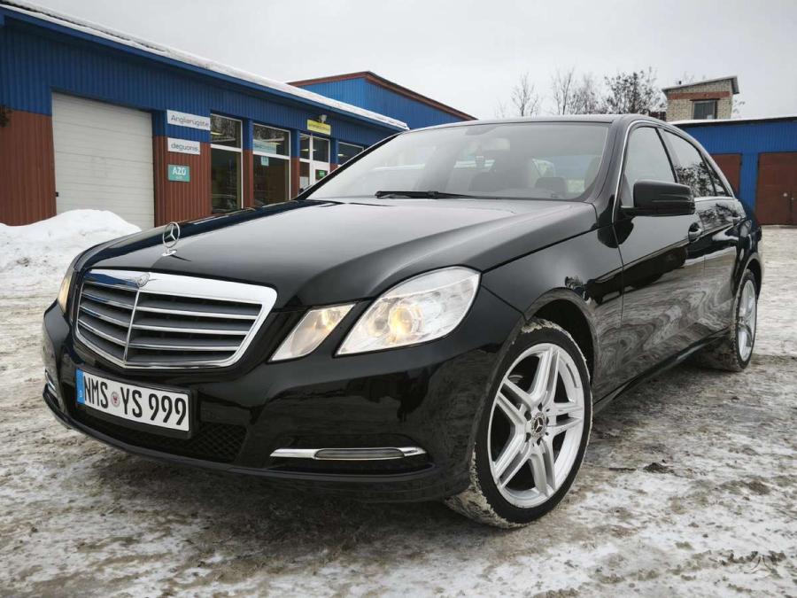 Black Mercedes-Benz E 220 2012 in Prienai, with an engine capacity of 2.20 L and mileage of 275 thousand km for 6600 €, photo 3 on AUTOMOTO.COM.LV