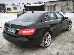 Black Mercedes-Benz E 220 2012 in Prienai, with an engine capacity of 2.20 L and mileage of 275 thousand km for 6600 €, photo 4 on AUTOMOTO.COM.LV