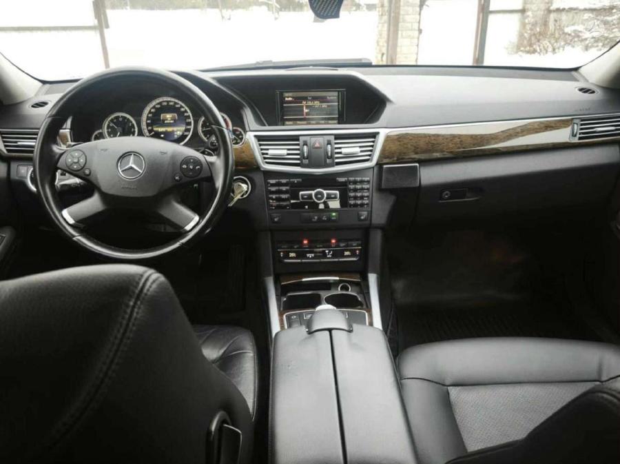 Black Mercedes-Benz E 220 2012 in Prienai, with an engine capacity of 2.20 L and mileage of 275 thousand km for 6600 €, photo 9 on AUTOMOTO.COM.LV