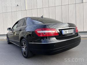 Melns Mercedes-Benz E 220 2012 Rīga, ar dzinēja tilpumu 2.20 L un nobraukumu 303 tūkst. km par 5750 €, foto 4 vietnē AUTOMOTO.COM.LV