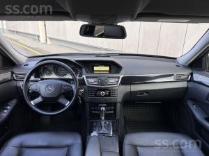 Melns Mercedes-Benz E 220 2012 Rīga, ar dzinēja tilpumu 2.20 L un nobraukumu 303 tūkst. km par 5750 €, foto 13 vietnē AUTOMOTO.COM.LV