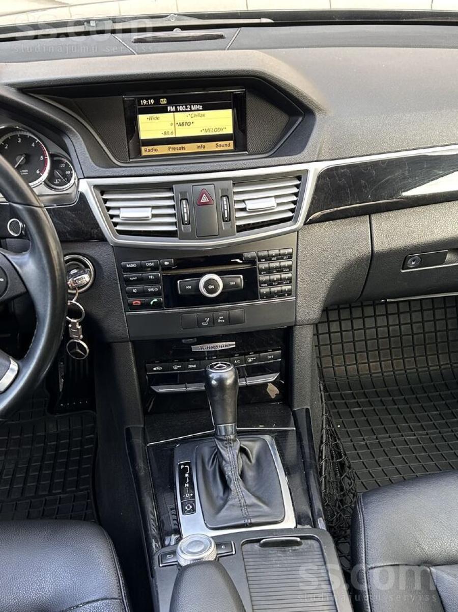 Melns Mercedes-Benz E 220 2012 Rīga, ar dzinēja tilpumu 2.20 L un nobraukumu 303 tūkst. km par 5750 €, foto 16 vietnē AUTOMOTO.COM.LV