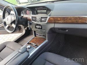 Melns Mercedes-Benz E 220 2012 Rīga, ar dzinēja tilpumu 2.20 L un nobraukumu 262 tūkst. km par 8500 €, foto 4 vietnē AUTOMOTO.COM.LV