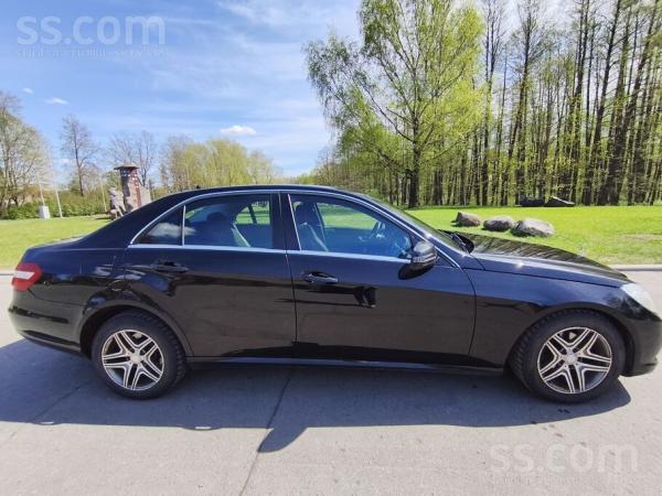 Черный Мерседес E 220 2012 в Рига, объемом двигателя 2.20 л и пробегом 262 тыс. км за 8500 €, фото 6 на AUTOMOTO.COM.LV