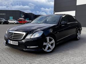 Black Mercedes-Benz E 220 2012 in Riga, with an engine capacity of 2.20 L and mileage of 332 thousand km for 7000 €, photo 3 on AUTOMOTO.COM.LV