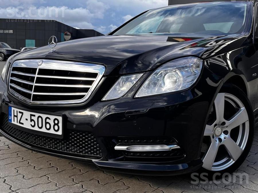 Black Mercedes-Benz E 220 2012 in Riga, with an engine capacity of 2.20 L and mileage of 332 thousand km for 7000 €, photo 4 on AUTOMOTO.COM.LV