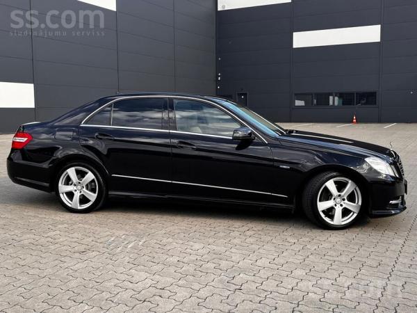 Черный Мерседес E 220 2012 в Рига, объемом двигателя 2.20 л и пробегом 332 тыс. км за 7000 €, фото 5 на AUTOMOTO.COM.LV
