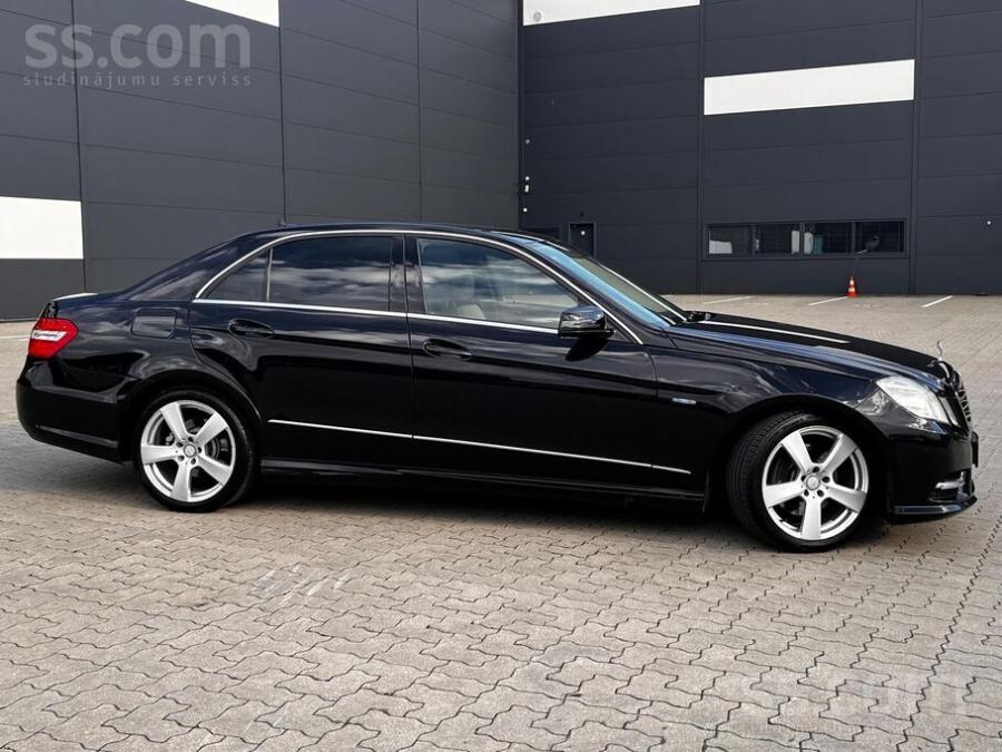 Black Mercedes-Benz E 220 2012 in Riga, with an engine capacity of 2.20 L and mileage of 332 thousand km for 7000 €, photo 6 on AUTOMOTO.COM.LV