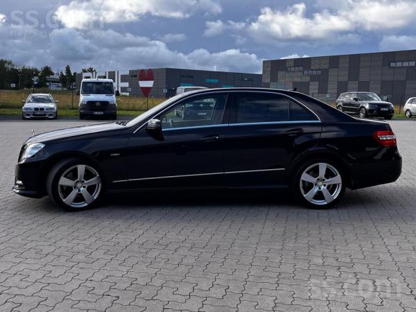 Черный Мерседес E 220 2012 в Рига, объемом двигателя 2.20 л и пробегом 332 тыс. км за 7000 €, фото 6 на AUTOMOTO.COM.LV