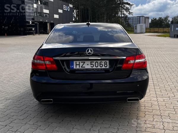 Черный Мерседес E 220 2012 в Рига, объемом двигателя 2.20 л и пробегом 332 тыс. км за 7000 €, фото 8 на AUTOMOTO.COM.LV
