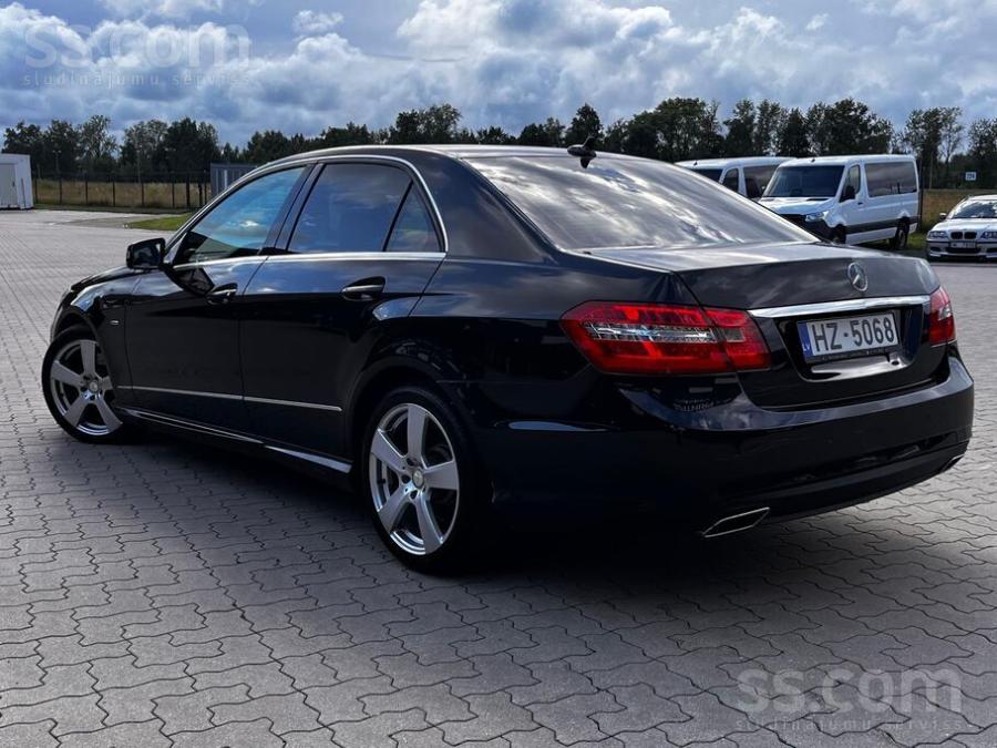 Black Mercedes-Benz E 220 2012 in Riga, with an engine capacity of 2.20 L and mileage of 332 thousand km for 7000 €, photo 11 on AUTOMOTO.COM.LV
