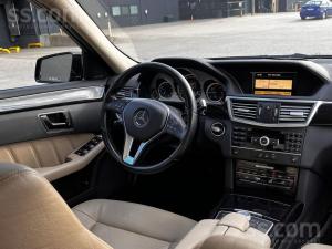 Black Mercedes-Benz E 220 2012 in Riga, with an engine capacity of 2.20 L and mileage of 332 thousand km for 7000 €, photo 15 on AUTOMOTO.COM.LV