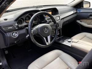Black Mercedes-Benz E 220 2012 in Riga, with an engine capacity of 2.20 L and mileage of 332 thousand km for 7000 €, photo 16 on AUTOMOTO.COM.LV