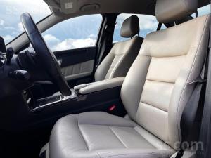 Black Mercedes-Benz E 220 2012 in Riga, with an engine capacity of 2.20 L and mileage of 332 thousand km for 7000 €, photo 17 on AUTOMOTO.COM.LV