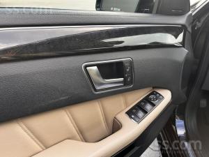 Black Mercedes-Benz E 220 2012 in Riga, with an engine capacity of 2.20 L and mileage of 332 thousand km for 7000 €, photo 18 on AUTOMOTO.COM.LV