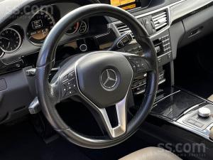 Black Mercedes-Benz E 220 2012 in Riga, with an engine capacity of 2.20 L and mileage of 332 thousand km for 7000 €, photo 19 on AUTOMOTO.COM.LV