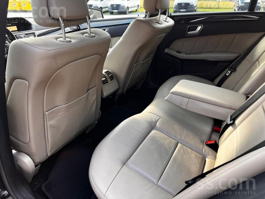 Black Mercedes-Benz E 220 2012 in Riga, with an engine capacity of 2.20 L and mileage of 332 thousand km for 7000 €, photo 24 on AUTOMOTO.COM.LV
