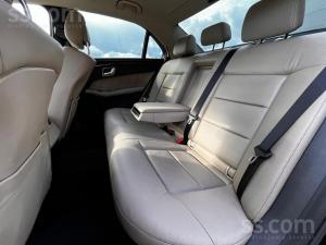 Black Mercedes-Benz E 220 2012 in Riga, with an engine capacity of 2.20 L and mileage of 332 thousand km for 7000 €, photo 25 on AUTOMOTO.COM.LV