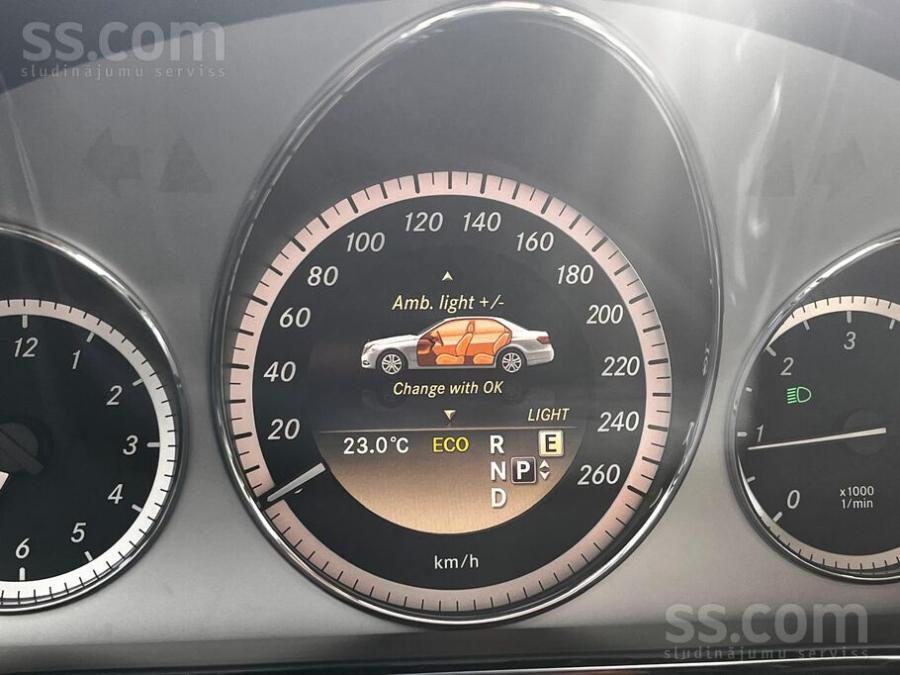 Black Mercedes-Benz E 220 2012 in Riga, with an engine capacity of 2.20 L and mileage of 332 thousand km for 7000 €, photo 29 on AUTOMOTO.COM.LV