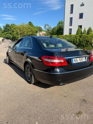 Melns Mercedes-Benz E 220 2012 Rīga, ar dzinēja tilpumu 2.20 L un nobraukumu 432 tūkst. km par 7500 €, foto 3 vietnē AUTOMOTO.COM.LV