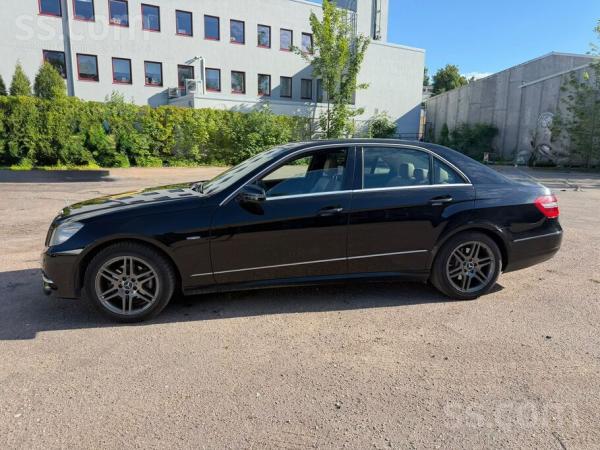 Черный Мерседес E 220 2012 в Рига, объемом двигателя 2.20 л и пробегом 432 тыс. км за 7500 €, фото 4 на AUTOMOTO.COM.LV