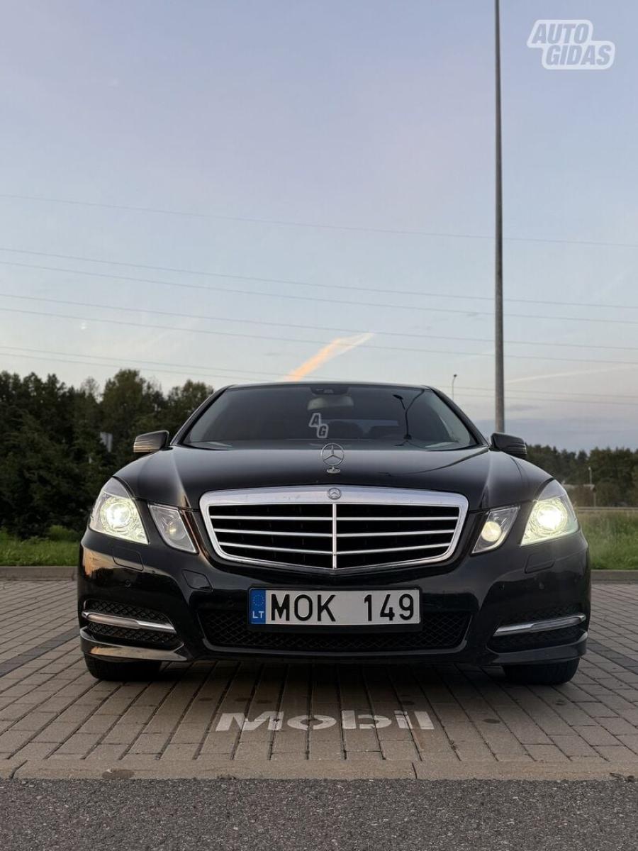 Черный Мерседес E 220 2012 в Каунас, объемом двигателя 2.20 л и пробегом 401 тыс. км за 6800 €, фото 1 на AUTOMOTO.COM.LV