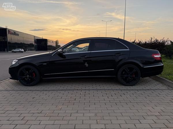 Black Mercedes-Benz E 220 2012 in Kaunas, with an engine capacity of 2.20 L and mileage of 401 thousand km for 6800 €, photo 5 on AUTOMOTO.COM.LV