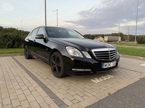 Black Mercedes-Benz E 220 2012 in Kaunas, with an engine capacity of 2.20 L and mileage of 401 thousand km for 6800 €, photo 9 on AUTOMOTO.COM.LV