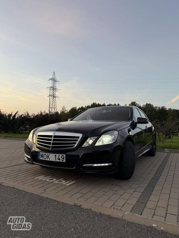 Black Mercedes-Benz E 220 2012 in Kaunas, with an engine capacity of 2.20 L and mileage of 401 thousand km for 6800 €, photo 10 on AUTOMOTO.COM.LV