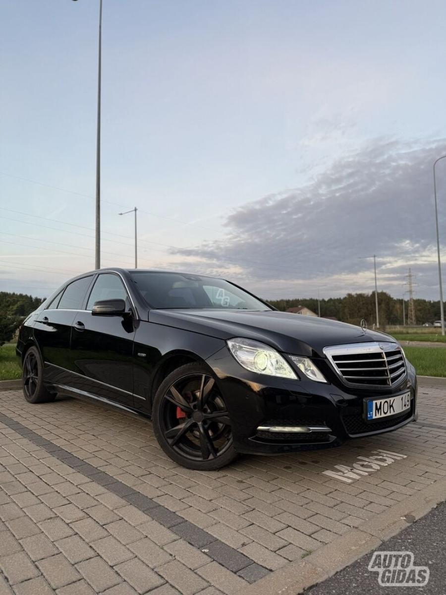 Черный Мерседес E 220 2012 в Каунас, объемом двигателя 2.20 л и пробегом 401 тыс. км за 6800 €, фото 12 на AUTOMOTO.COM.LV