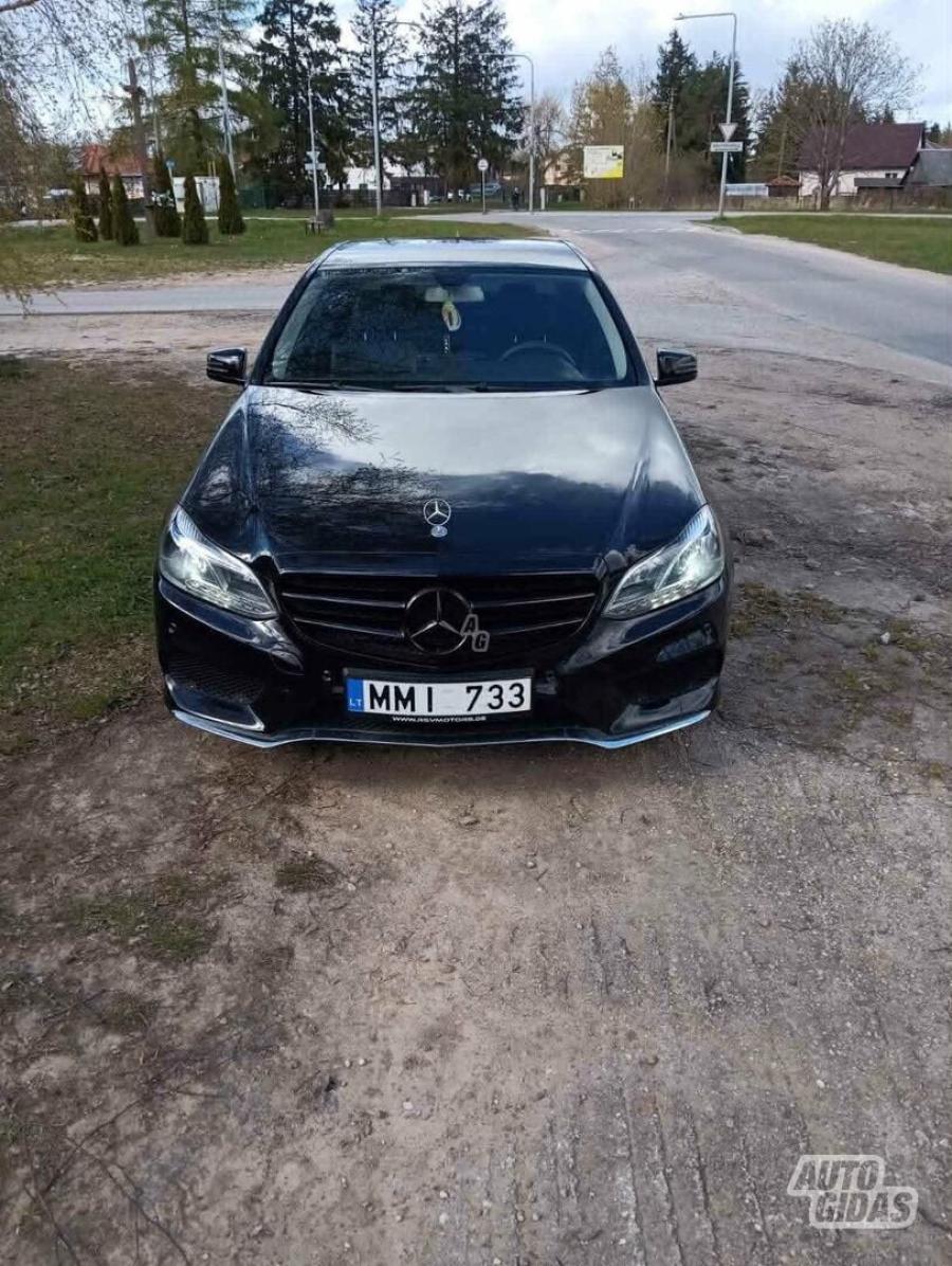 Черный Мерседес E 220 2013 в Вильнюс, объемом двигателя 2.10 л и пробегом 427 тыс. км за 9000 €, фото 3 на AUTOMOTO.COM.LV