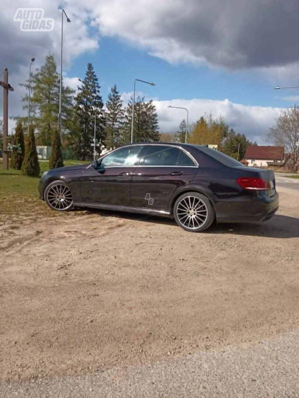 Черный Мерседес E 220 2013 в Вильнюс, объемом двигателя 2.10 л и пробегом 427 тыс. км за 9000 €, фото 6 на AUTOMOTO.COM.LV