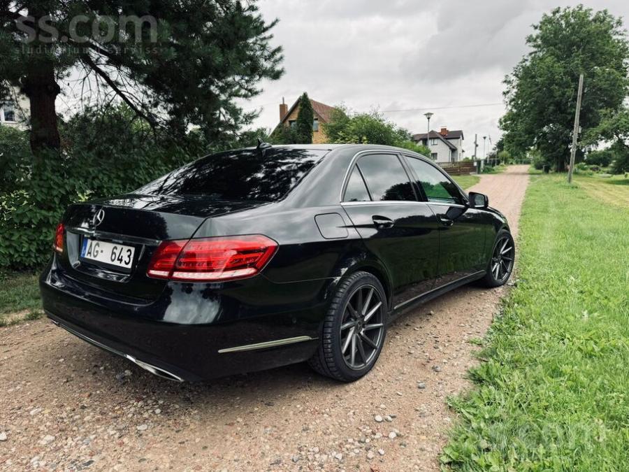 Melns Mercedes-Benz E 220 2013 Talsi, ar dzinēja tilpumu 2.20 L un nobraukumu 419 tūkst. km par 9500 €, foto 3 vietnē AUTOMOTO.COM.LV