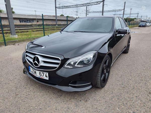 Black Mercedes-Benz E 220 2013 in Siauliai, with an engine capacity of 2.10 L and mileage of 353 thousand km for 8600 €, photo 1 on AUTOMOTO.COM.LV