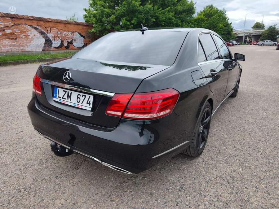Melns Mercedes-Benz E 220 2013 Šauļi, ar dzinēja tilpumu 2.10 L un nobraukumu 353 tūkst. km par 8600 €, foto 7 vietnē AUTOMOTO.COM.LV