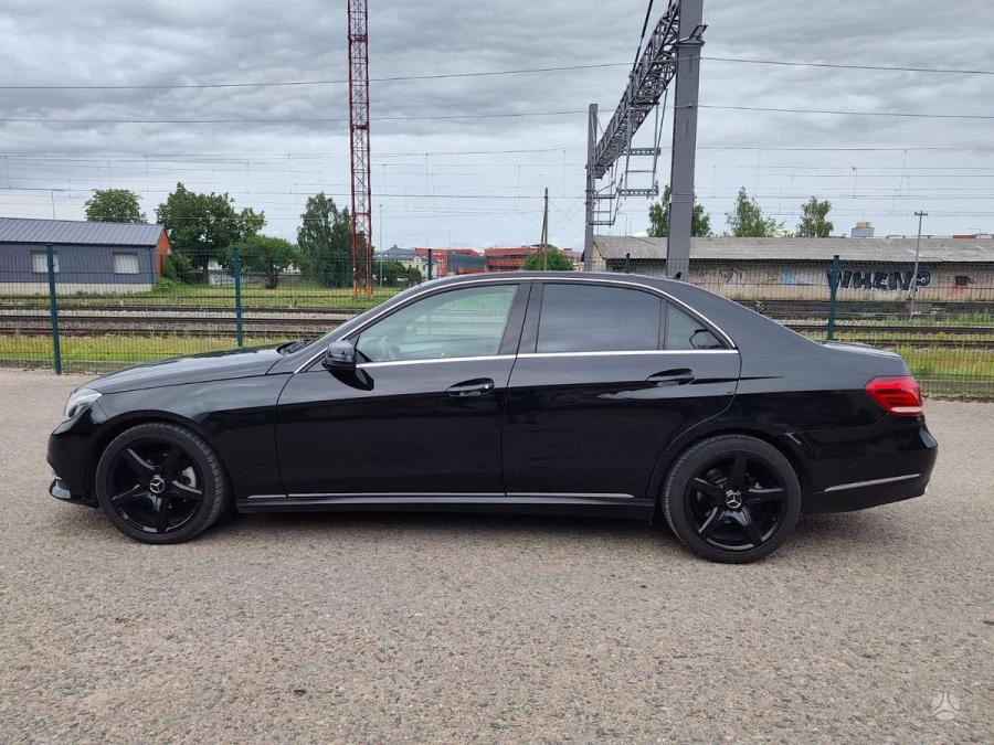 Melns Mercedes-Benz E 220 2013 Šauļi, ar dzinēja tilpumu 2.10 L un nobraukumu 353 tūkst. km par 8600 €, foto 9 vietnē AUTOMOTO.COM.LV