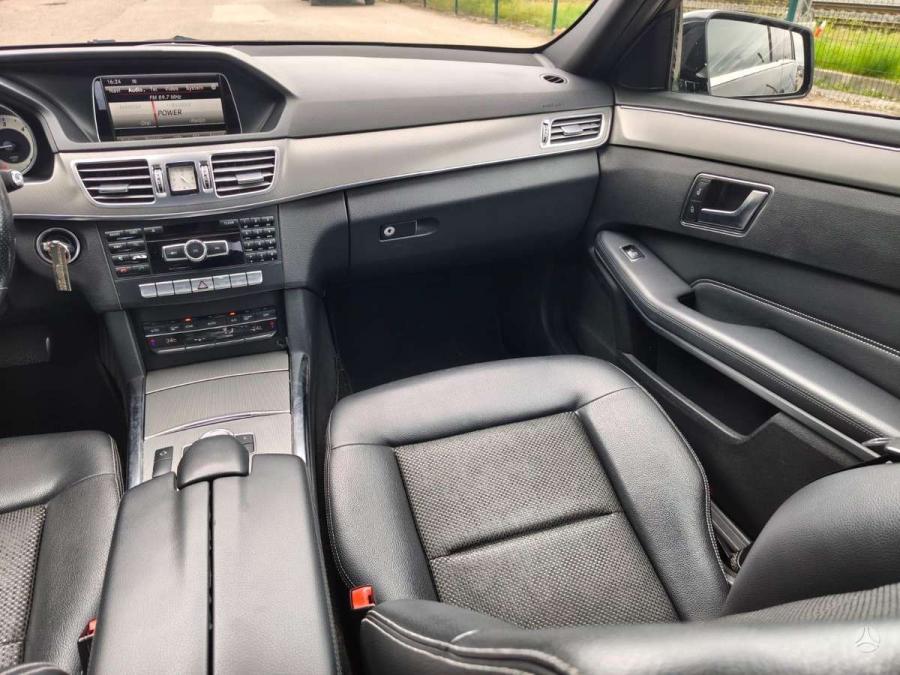 Melns Mercedes-Benz E 220 2013 Šauļi, ar dzinēja tilpumu 2.10 L un nobraukumu 353 tūkst. km par 8600 €, foto 12 vietnē AUTOMOTO.COM.LV