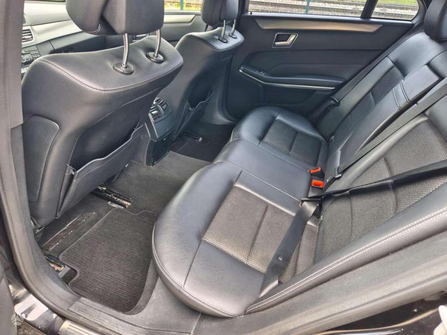 Melns Mercedes-Benz E 220 2013 Šauļi, ar dzinēja tilpumu 2.10 L un nobraukumu 353 tūkst. km par 8600 €, foto 16 vietnē AUTOMOTO.COM.LV