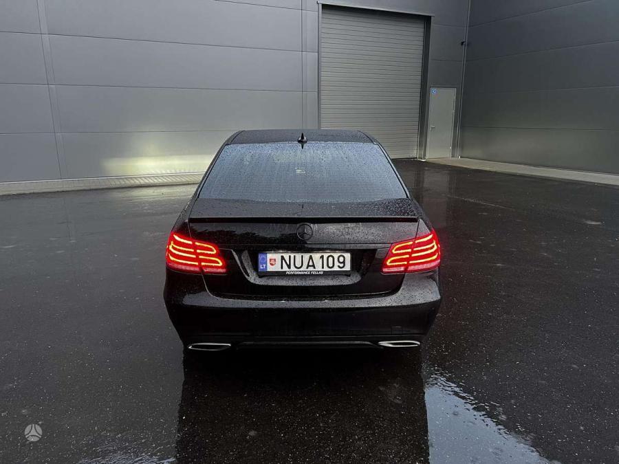Черный Мерседес E 220 2013 в Каунас, объемом двигателя 2.14 л и пробегом 315 тыс. км за 7995 €, фото 8 на AUTOMOTO.COM.LV