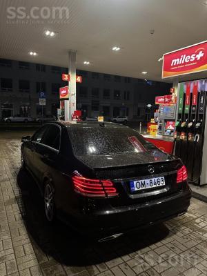 Melns Mercedes-Benz E 220 2013 Rīga, ar dzinēja tilpumu 2.20 L un nobraukumu 328 tūkst. km par 10999 €, foto 22 vietnē AUTOMOTO.COM.LV