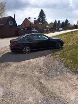 Black Mercedes-Benz E 220 2013 in Vilnius, with an engine capacity of 2.20 L and mileage of 430 thousand km for 7700 €, photo  on AUTOMOTO.COM.LV