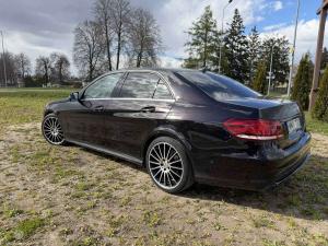 Черный Мерседес E 220 2013 в Вильнюс, объемом двигателя 2.20 л и пробегом 430 тыс. км за 7700 €, фото 3 на AUTOMOTO.COM.LV