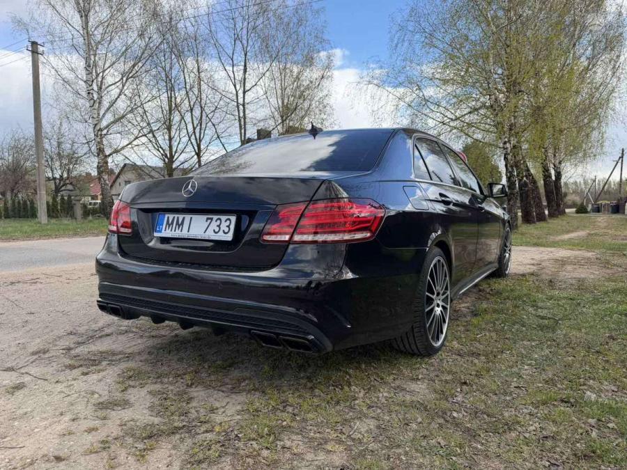 Черный Мерседес E 220 2013 в Вильнюс, объемом двигателя 2.20 л и пробегом 430 тыс. км за 7700 €, фото 5 на AUTOMOTO.COM.LV