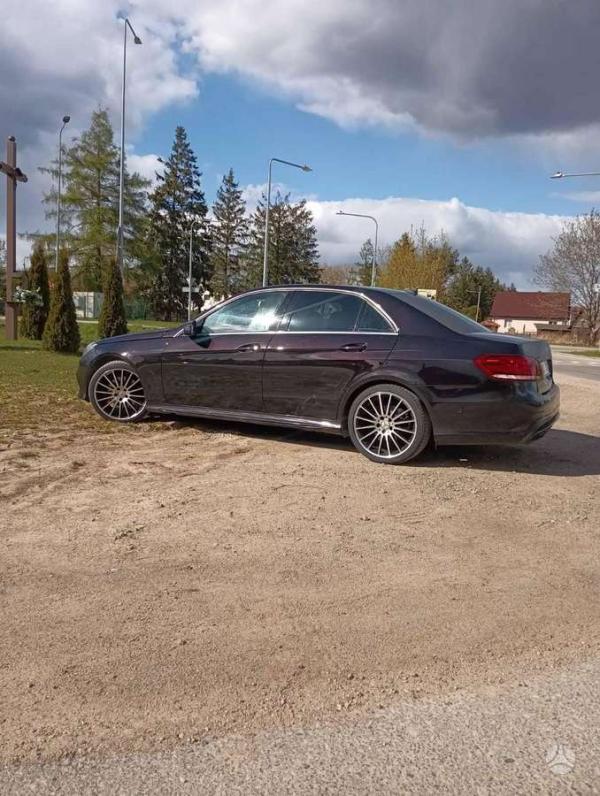 Melns Mercedes-Benz E 220 2013 Viļņa, ar dzinēja tilpumu 2.20 L un nobraukumu 430 tūkst. km par 7700 €, foto 7 vietnē AUTOMOTO.COM.LV