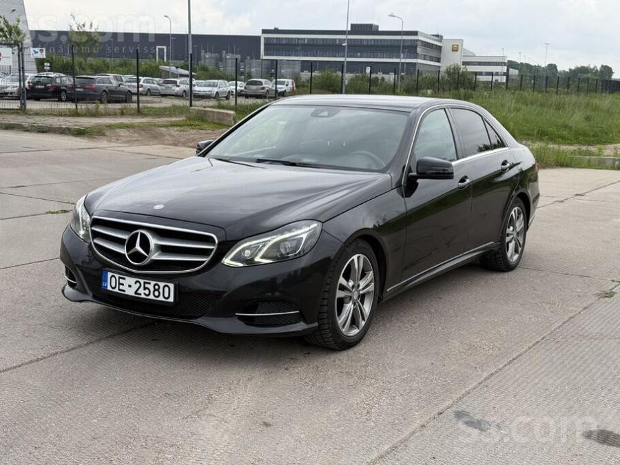 Black Mercedes-Benz E 220 2014 in Riga, with an engine capacity of 2.20 L and mileage of 168 thousand km for 8000 €, photo 1 on AUTOMOTO.COM.LV