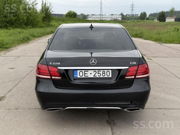Black Mercedes-Benz E 220 2014 in Riga, with an engine capacity of 2.20 L and mileage of 168 thousand km for 8000 €, photo 6 on AUTOMOTO.COM.LV