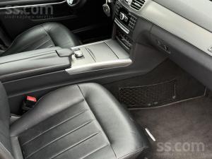 Black Mercedes-Benz E 220 2014 in Riga, with an engine capacity of 2.20 L and mileage of 168 thousand km for 8000 €, photo 11 on AUTOMOTO.COM.LV